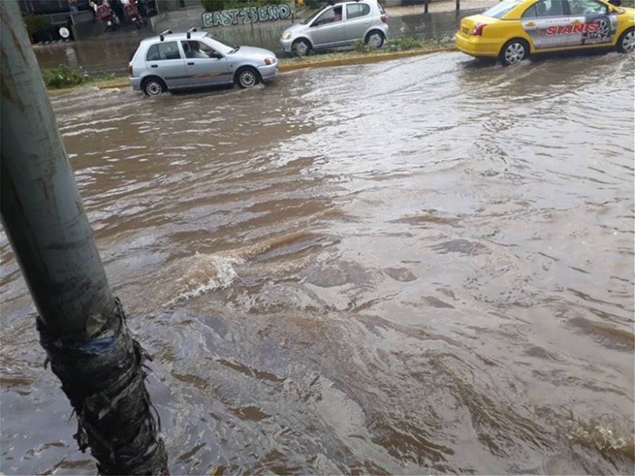 Σφοδρή καταιγίδα και χαλάζι στην Αττική - Ανησυχία για την κακοκαιρία ...