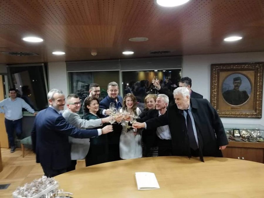 Ο Κων. Ζέρβας πάντρεψε συνεργάτη του στο δημαρχείο (ΦΩΤΟ)