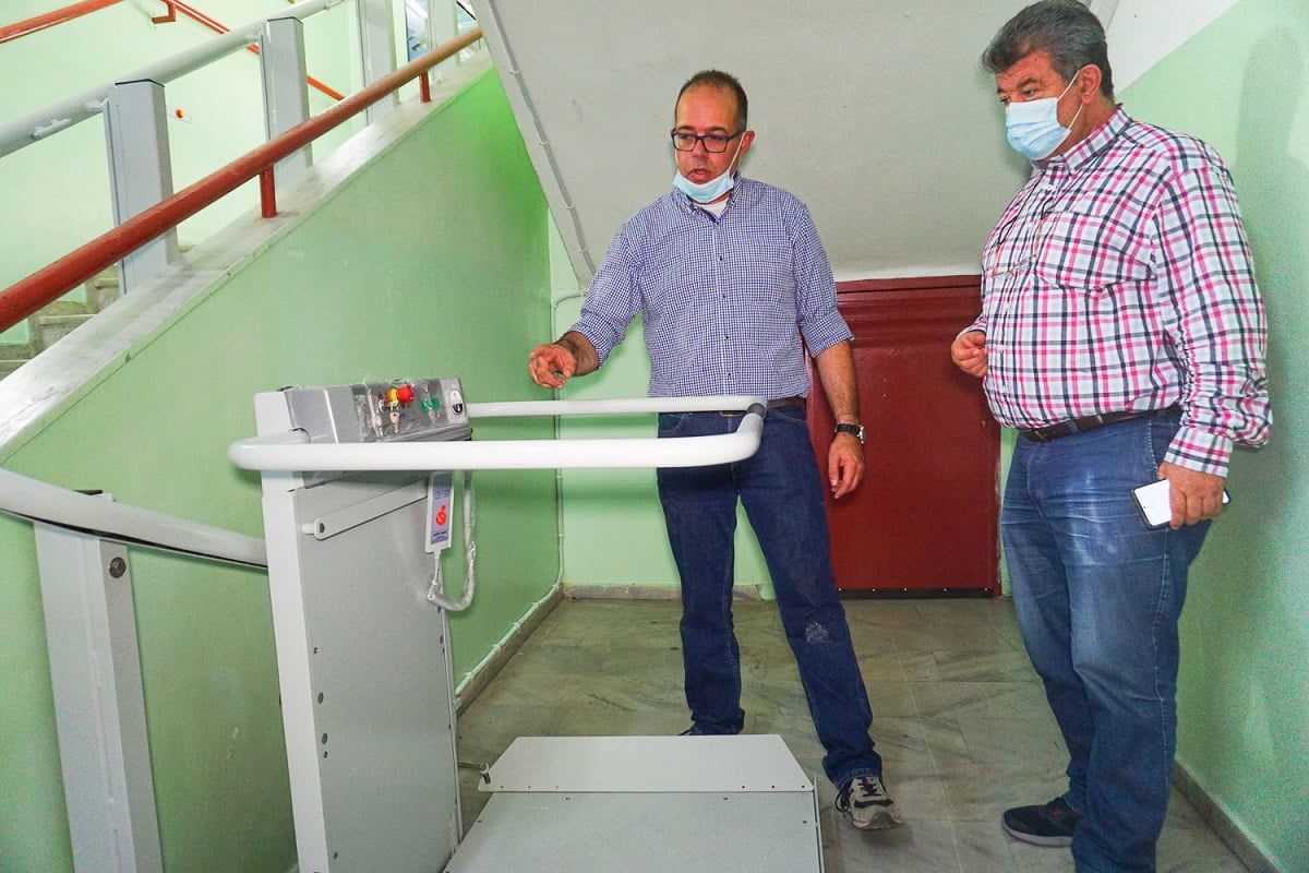 Ανελκυστήρας σκάλας για ΑμεΑ σε σχολεία του δήμου Νεάπολης - Συκεών