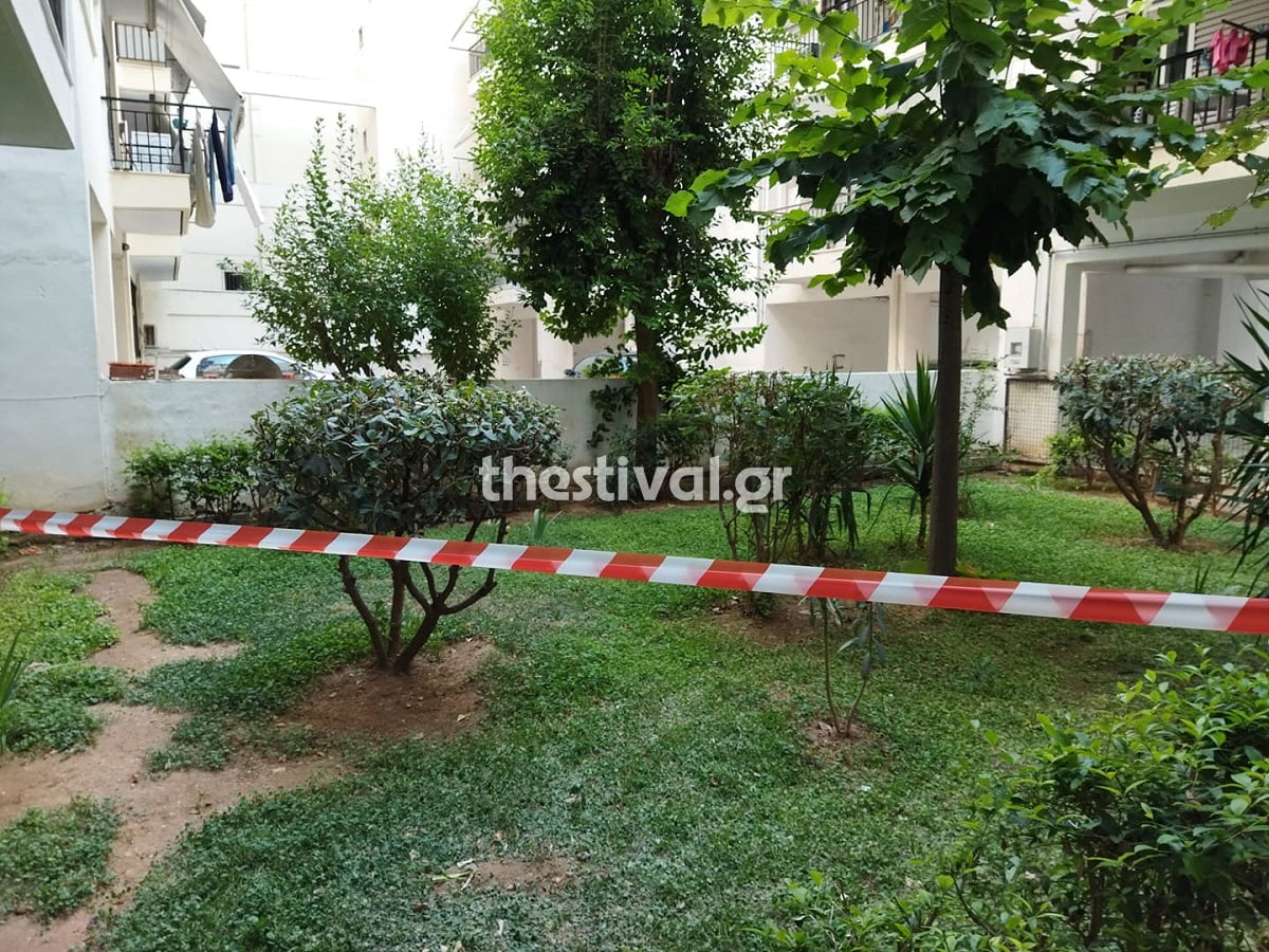 ΘΑΝΑΤΗΦΟΡΑ ΠΤΩΣΗ ΓΥΝΑΙΚΑΣ ΑΠΟ ΤΑΡΑΤΣΑ ΠΟΛΥΚΑΤΟΙΚΙΑΣ (ΦΩΤΟ) | TASTV.gr ...