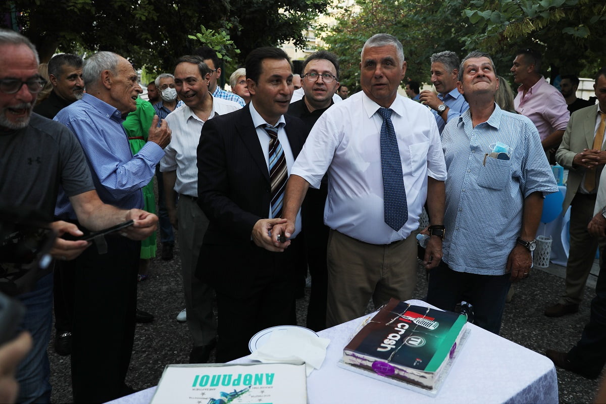 Αυτοανακηρύχθηκε "μεταβατικός πρόεδρος" στο κόμμα Τράγκα ο Πάρις Κουρτζίδης