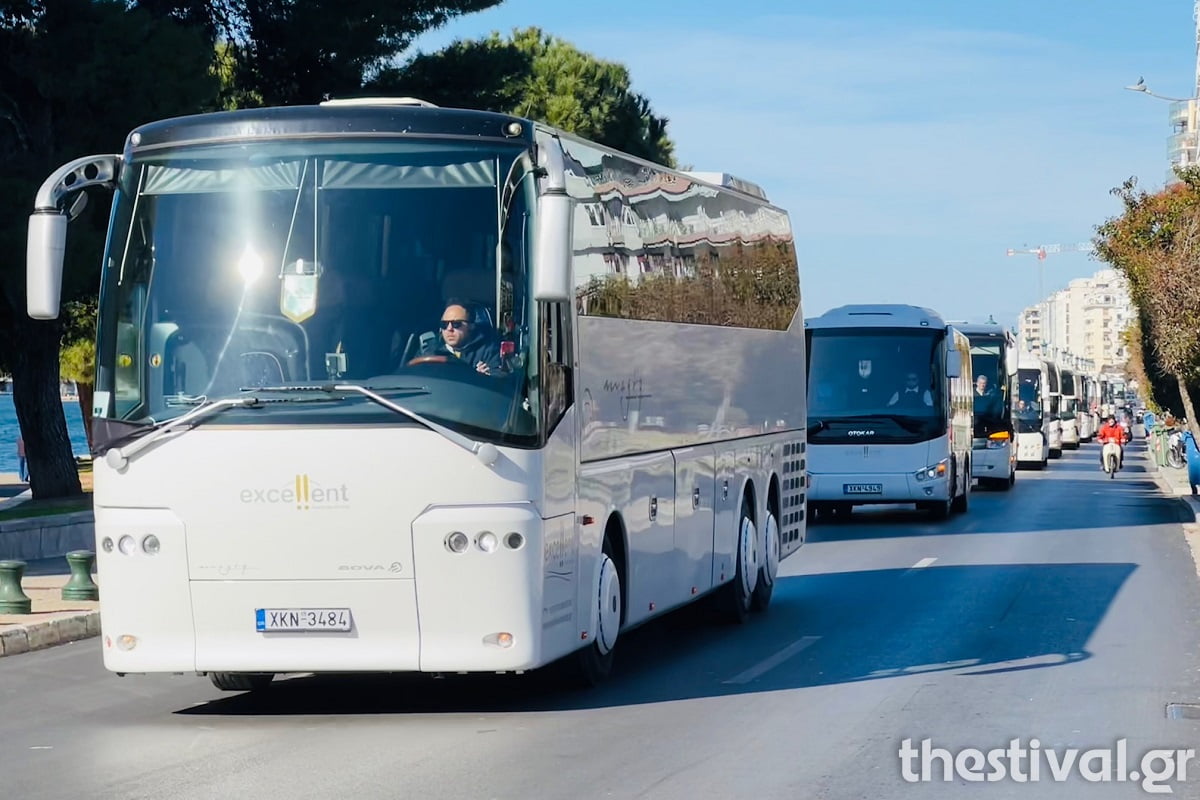 "Πλημμύρισε" από τουριστικά λεωφορεία η Θεσσαλονίκη - Διαμαρτυρία με ...