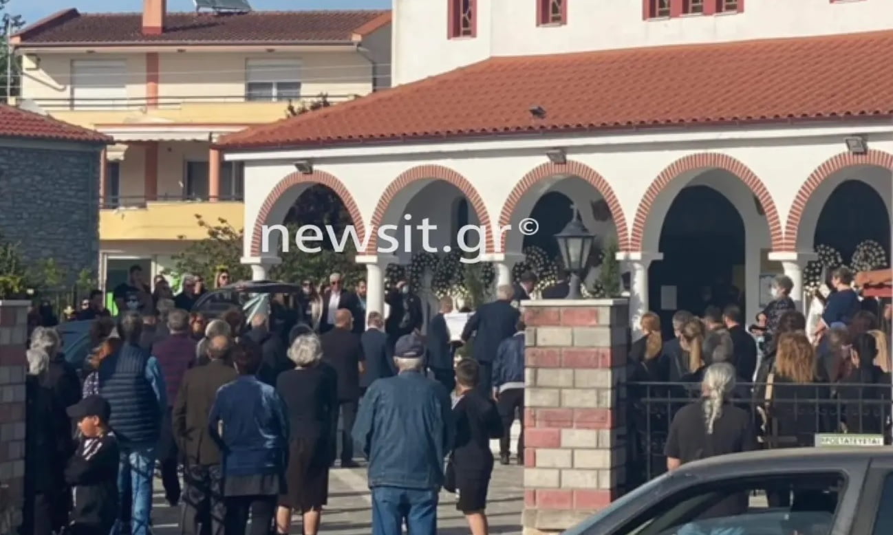 Γυναικοκτονία στην Καβάλα: Θρήνος στην κηδεία της 43χρονης φαρμακοποιού