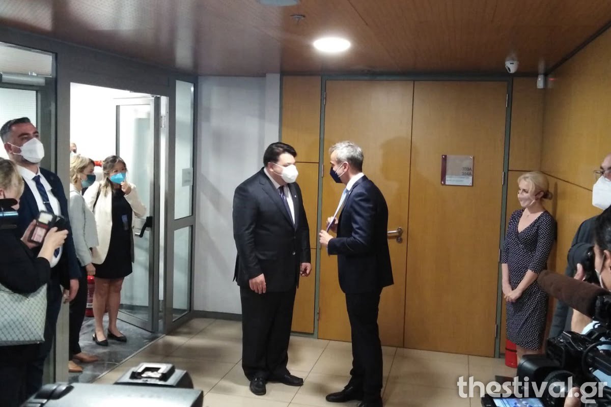 Στο Δημαρχείο Θεσσαλονίκης ο πρέσβης των ΗΠΑ στην Ελλάδα - Η υποδοχή ...