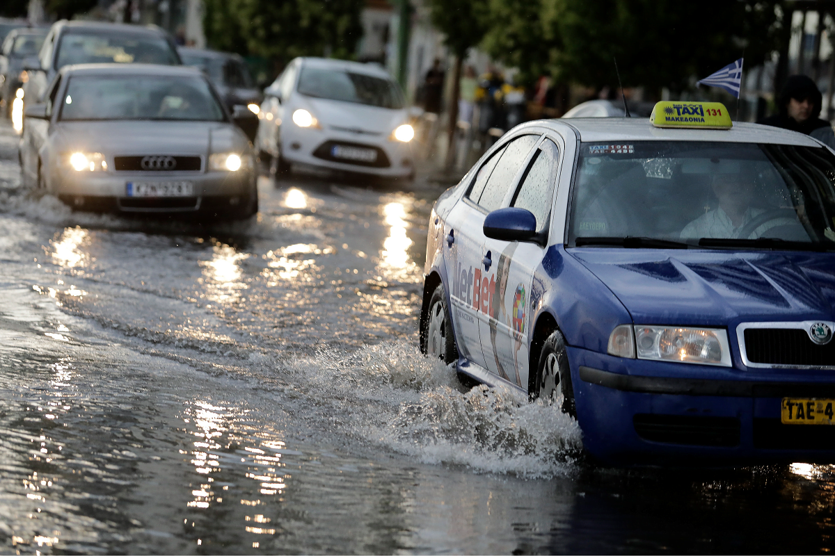 Θεσσαλονίκη: Μήνυμα από το 112 για την κακοκαιρία "Ilina" - "Περιορίστε ...