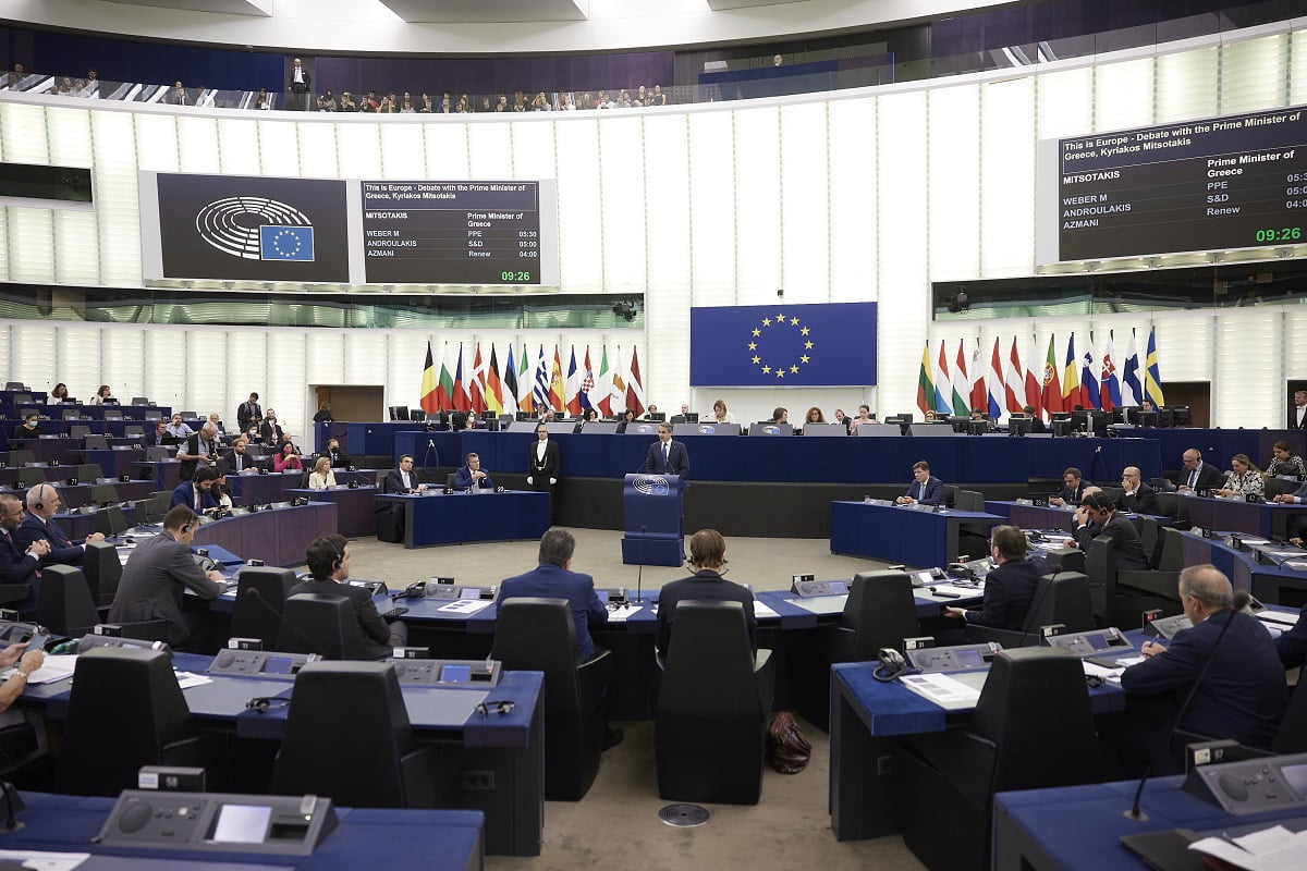 Μητσοτάκης στο Ευρωκοινοβούλιο: Η Ελλάδα προστατεύει τα σύνορα της με ...