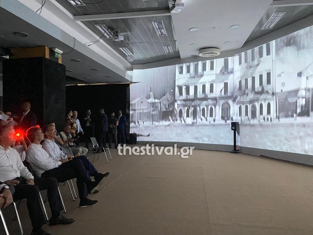 86η ΔΕΘ: Η βόλτα του Κ. Μητσοτάκη, τα γεράκια των ΗΑΕ και η ατάκα για ...