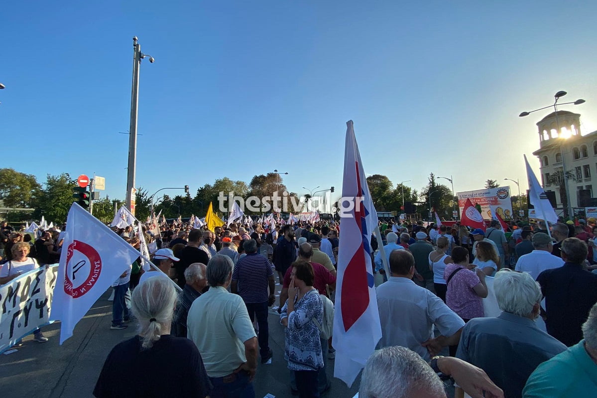 Διαμαρτυρία του ΠΑΜΕ στη νότια πύλη της ΔΕΘ - Παρών ο Δ. Κουτσούμπας ...