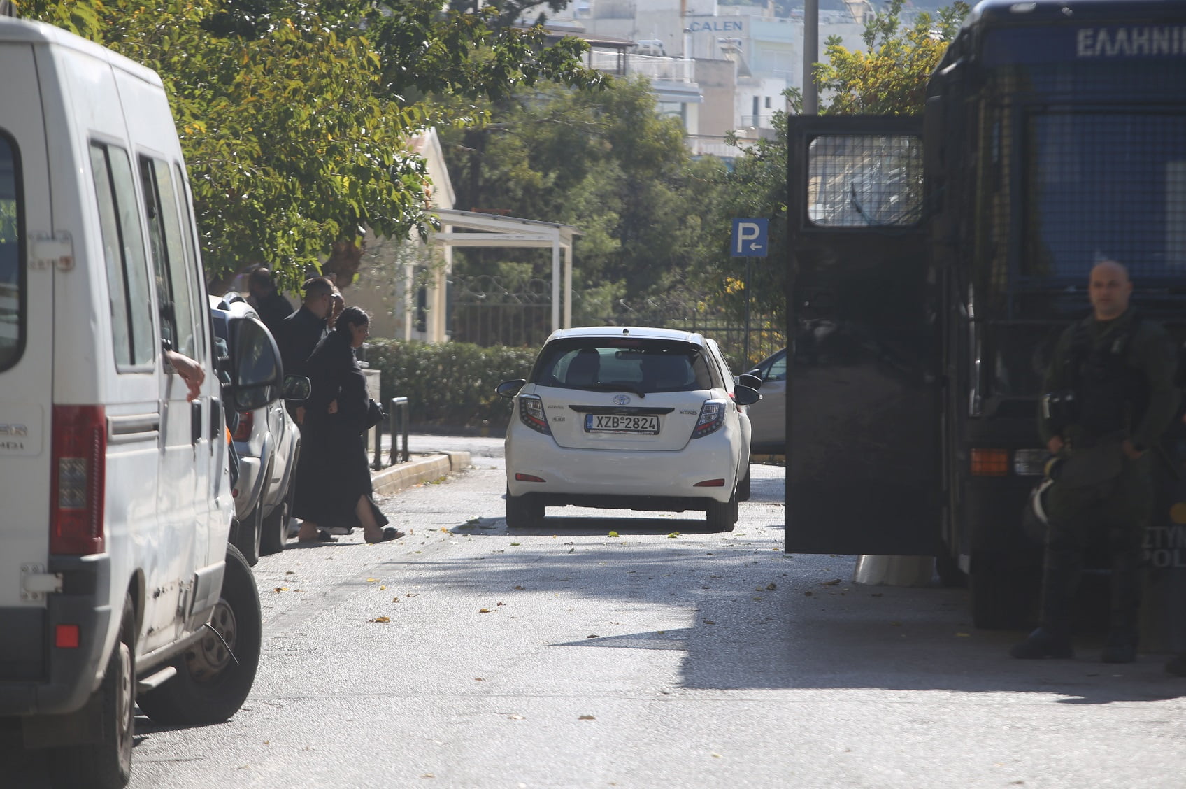 Δολοφονία 17χρονου στη Μάνδρα: “Πήγα πάνω από τον αδερφό μου και του ...