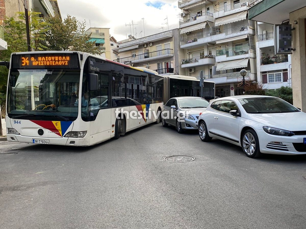 Θεσσαλονίκη: Λεωφορείο "κόλλησε" στη μέση του δρόμου γιατί ΙΧ πάρκαρε ...
