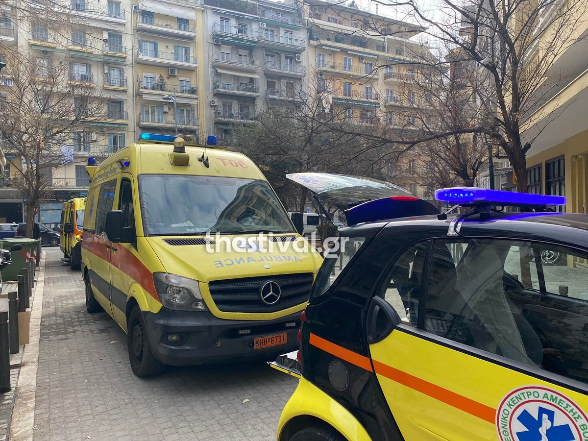 Θεσσαλονίκη: Αυτοκίνητο παρέσυρε πεζή στην Αγ. Δημητρίου - Μεταφέρθηκε ...