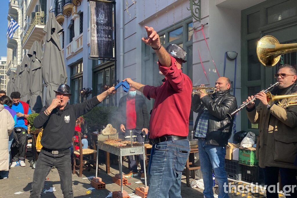 Θεσσαλονίκη: Γλέντια, χοροί και... πολλά σουβλάκια για την Τσικνοπέμπτη ...