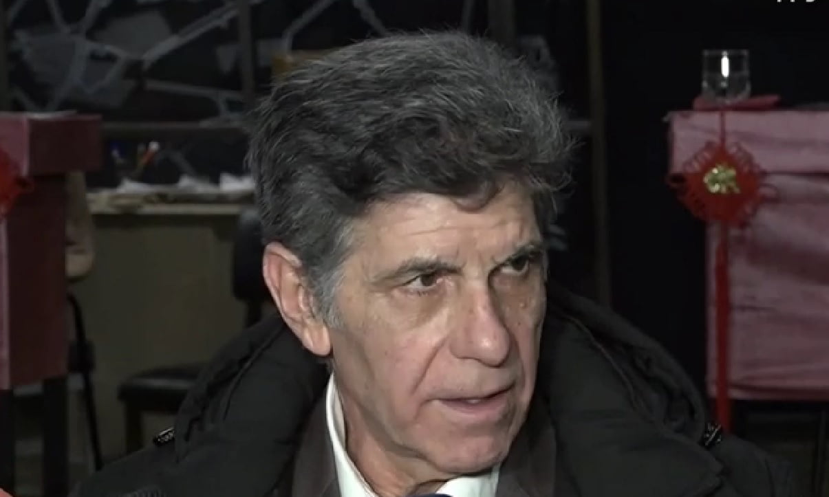 Η αντίδραση του Γιάννη Μπέζου όταν ρωτήθηκε για τον Πέτρο Φιλιππίδη (video)