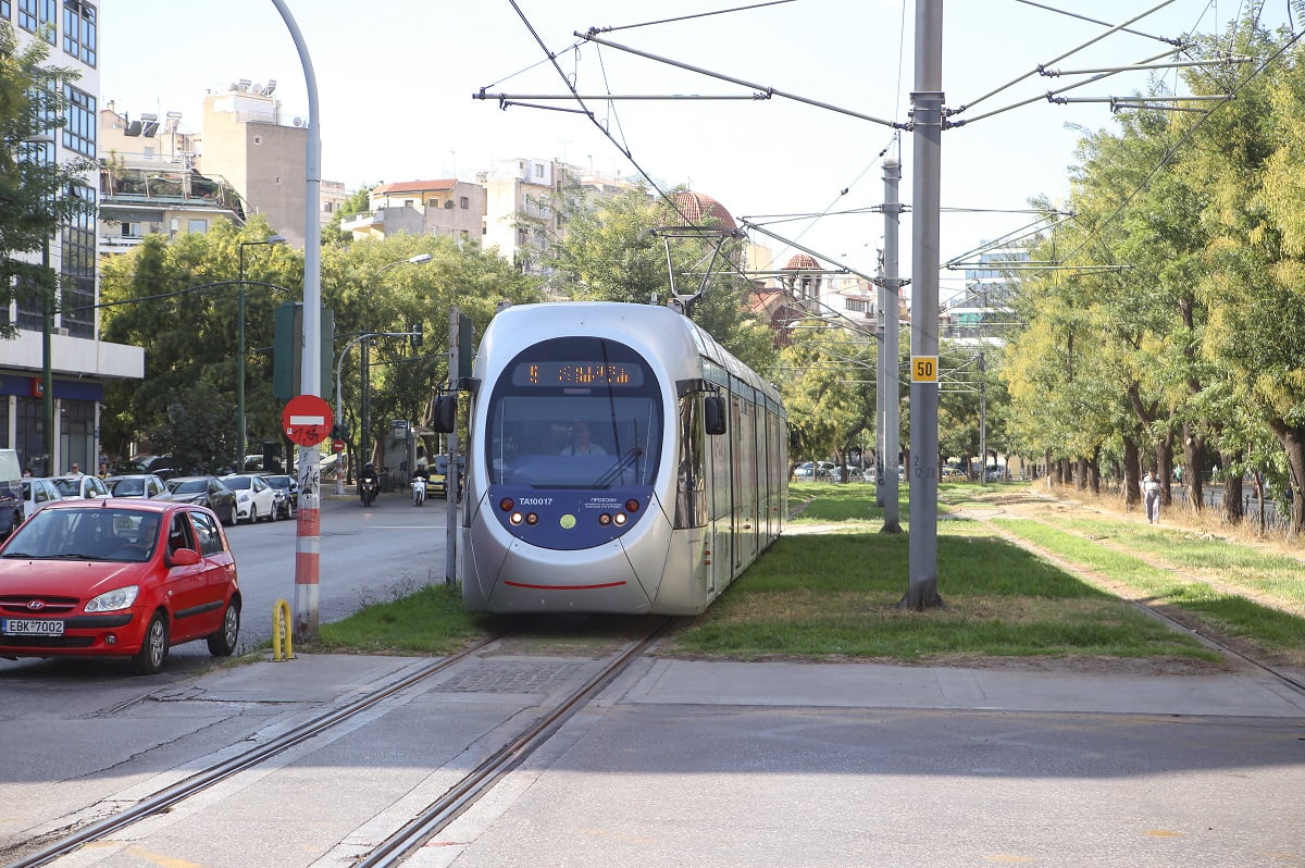 Ούτε στο Τραμ της Αθήνας λειτουργεί η τηλεματική - Καταγγελία από τον ...