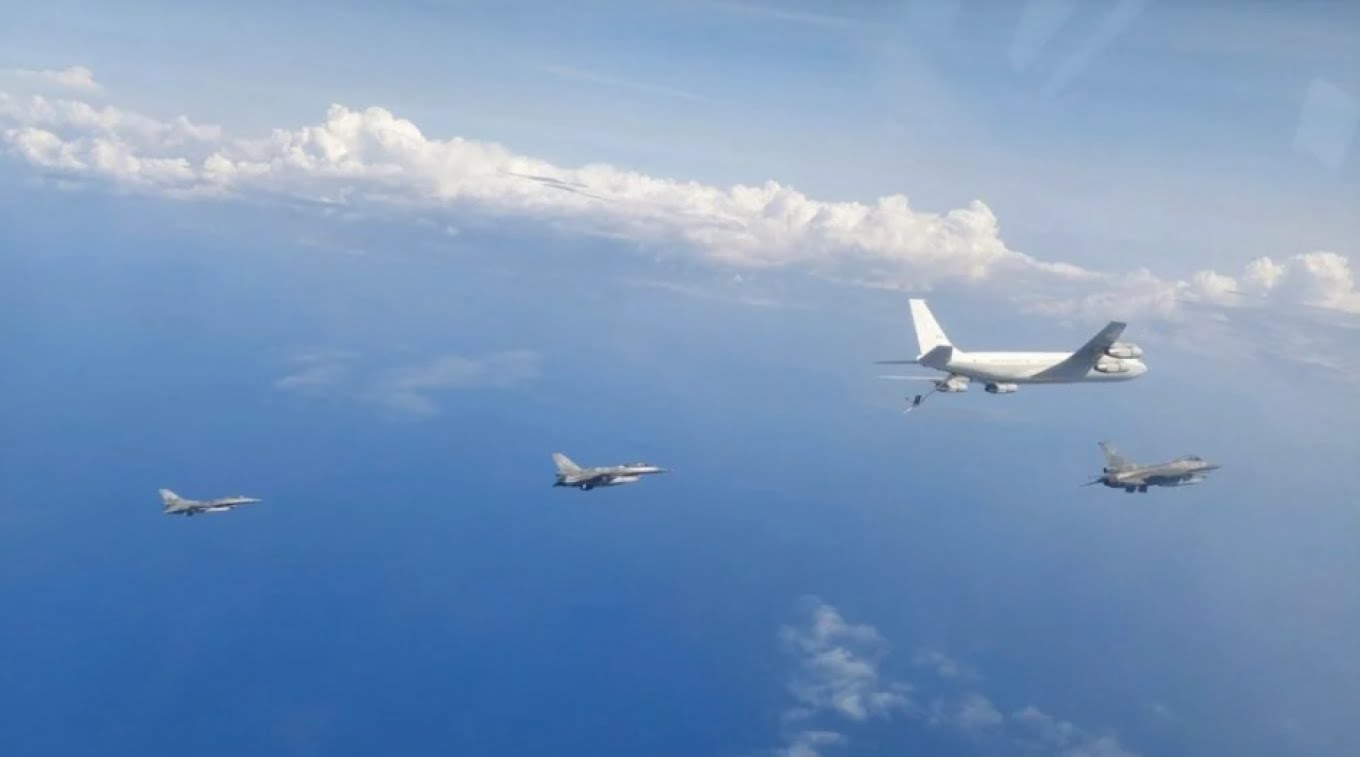 Κρήτη: Εντυπωσιακή άσκηση με 60 ελληνικά F-16 και ισραηλινά ιπτάμενα ...