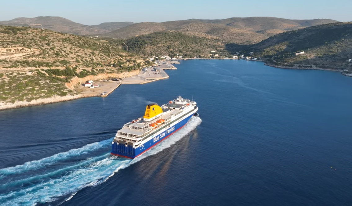 Χίος: Πρώτο δρομολόγιο του Blue Star Patmos με δεξιοτεχνική μανούβρα ...