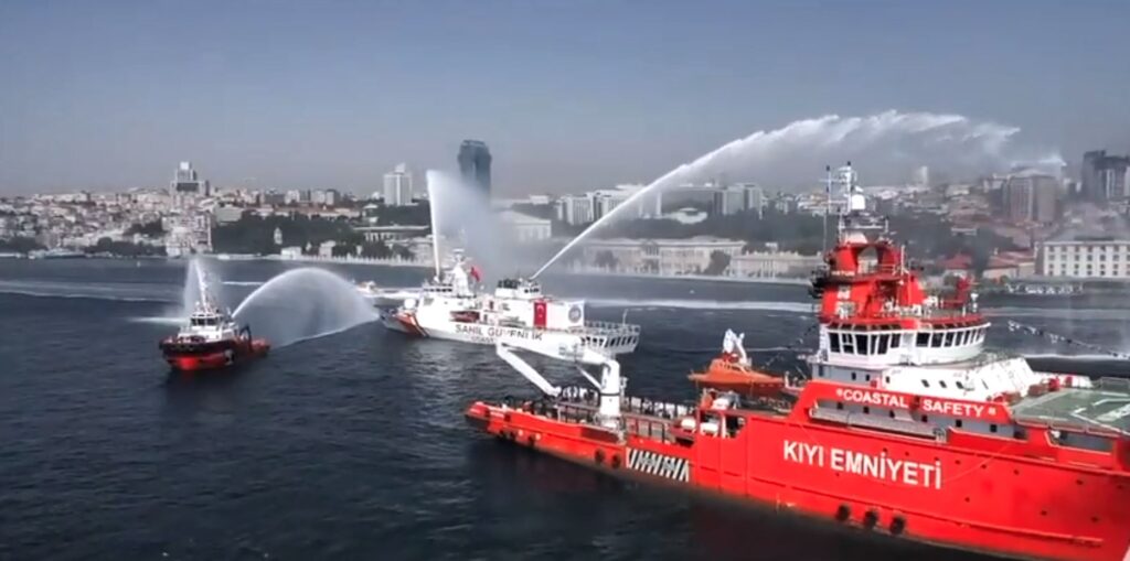 Προκαλεί ο Τούρκος ΥΠΕΣ: Ούτε εμπόδια, ούτε μεγάλα κύματα μπόρεσαν να ...