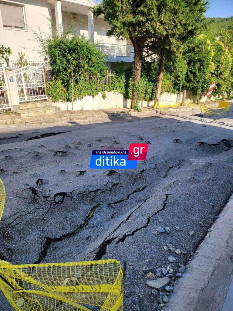 Θεσσαλονίκη: Η βροχή μετέτρεψε δρόμο σε... τσιμεντένιο χαλί (φωτο)