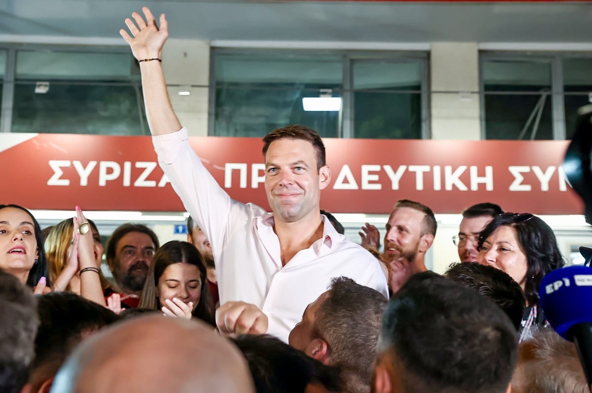 Η στιγμή που ο Στέφανος Κασσελακης μαθαίνει τη νίκη του στις εκλογές ...