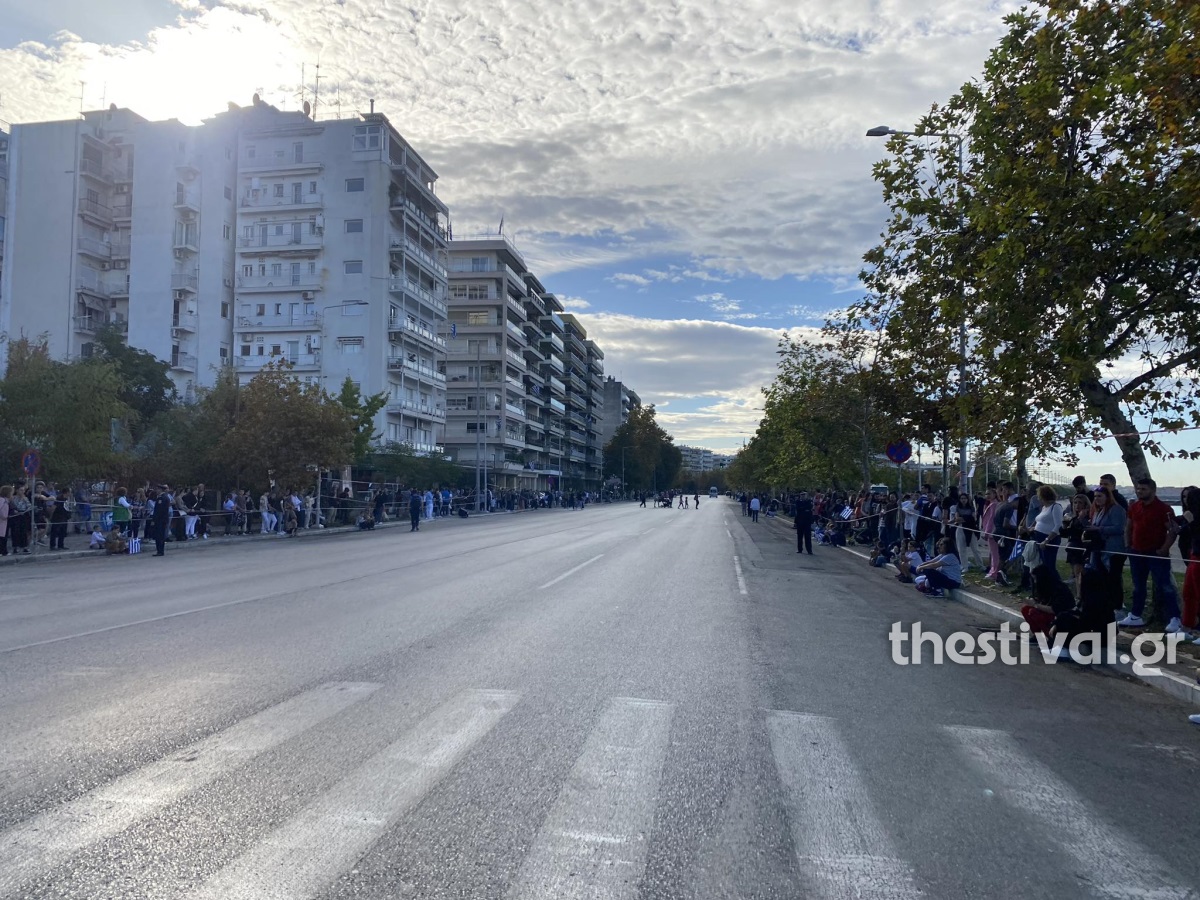 Θεσσαλονίκη: Όλα έτοιμα για τη μεγάλη στρατιωτική παρέλαση της 28ης ...