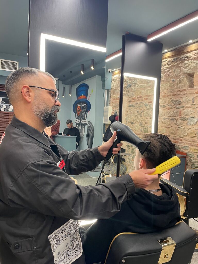 Clippers Barbers: Η προσιτή πολυτέλεια στην ανδρική περιποίηση
