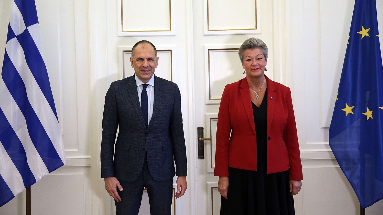"Θερμή συνάντηση" Γεραπετρίτη με την Ευρωπαία επίτροπο Γιόχανσον