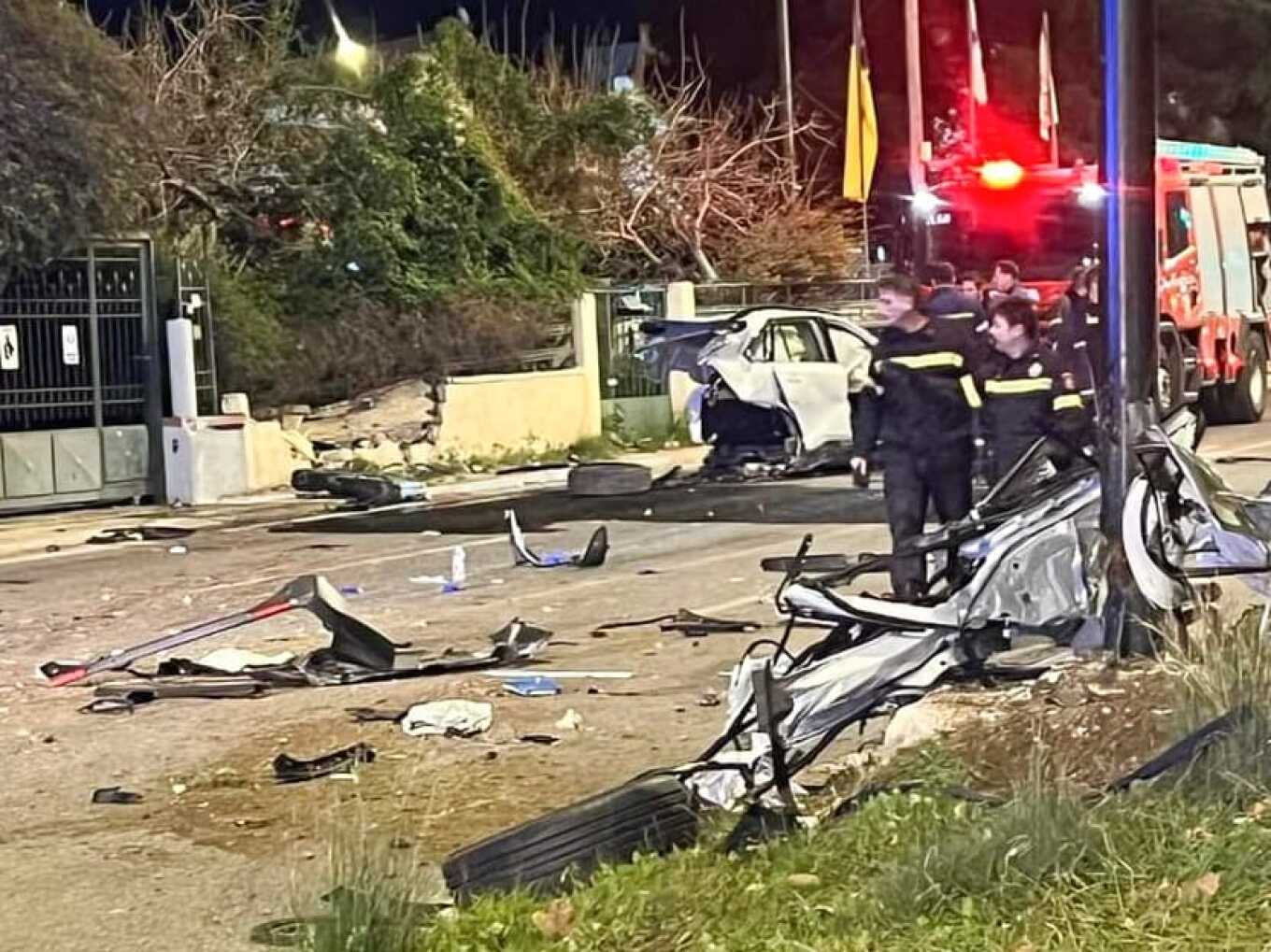 Τραγωδία με δύο νεκρούς και σοβαρά τραυματίες σε τροχαίο στη λεωφόρο ...