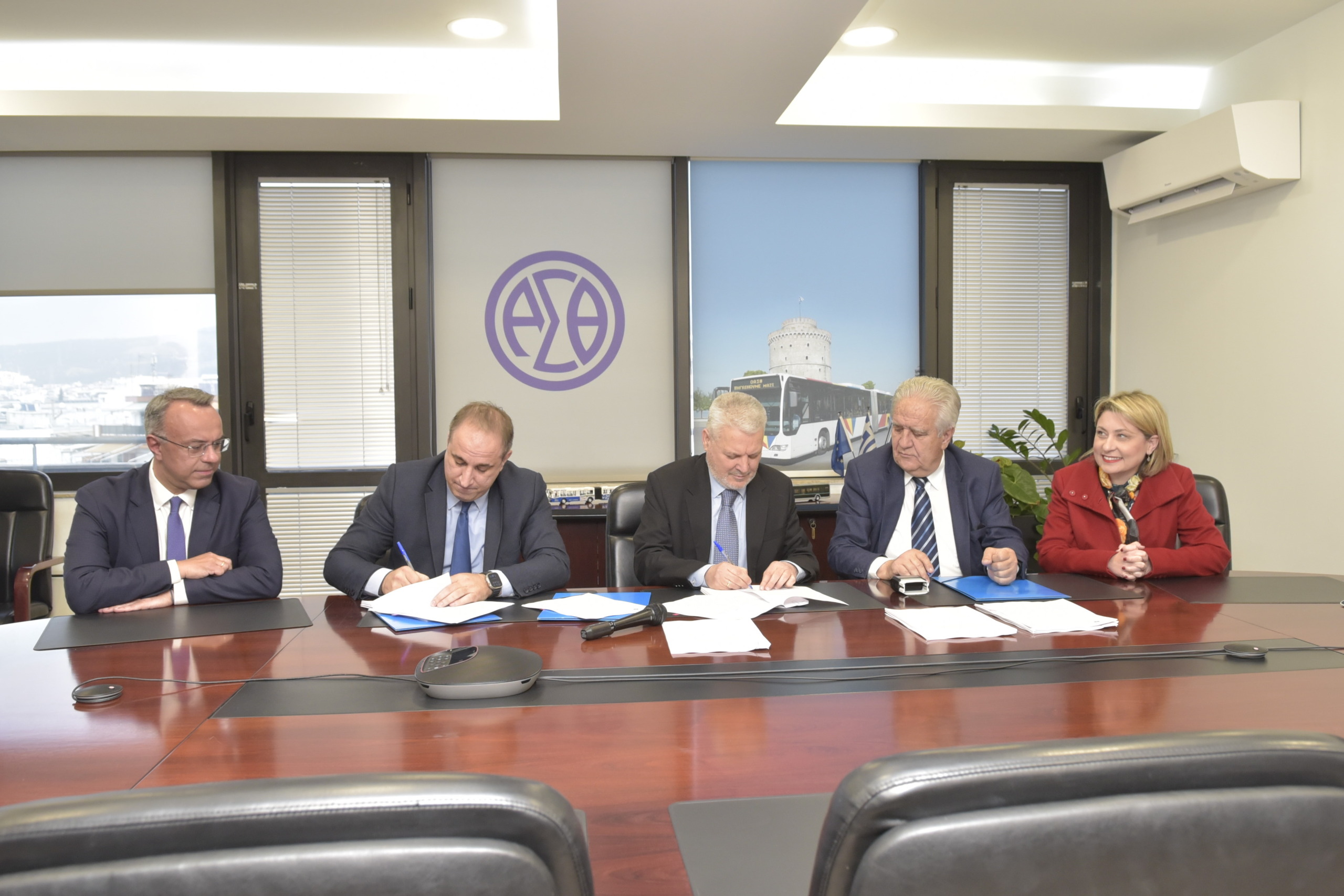 Υπεγράφη η σύμβαση για τον σταθμό φόρτισης του ΟΑΣΘ - "Νέος ...
