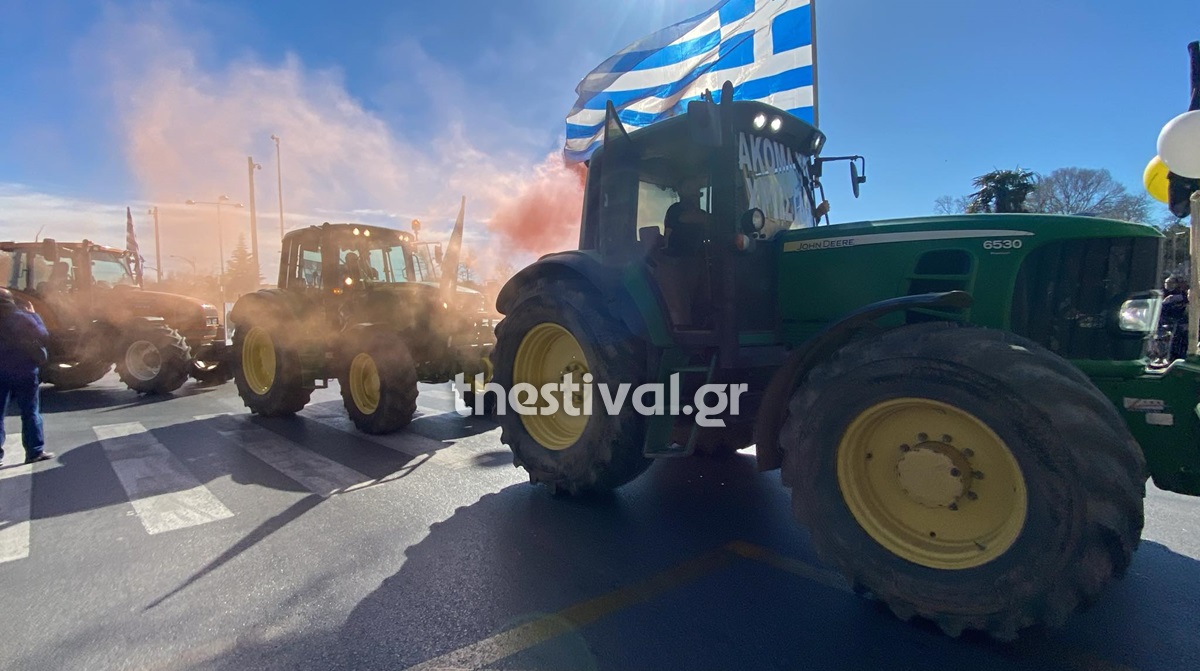 Θεσσαλονίκη: Επιστρέφουν στα μπλόκα τα τρακτέρ που ήταν έξω από τη ΔΕΘ ...