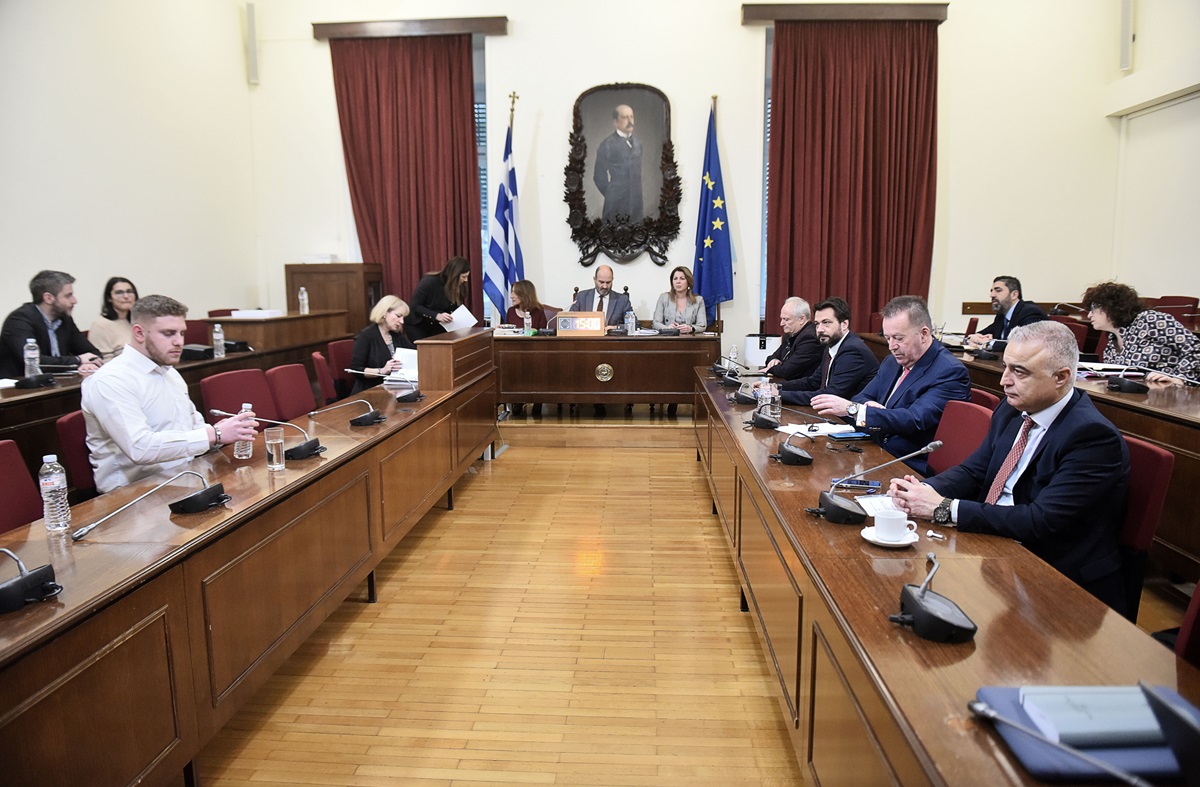 Εξεταστική για Τέμπη: Αποχώρησαν ΣΥΡΙΖΑ, ΠΑΣΟΚ, Ελληνική Λύση, Νέα ...