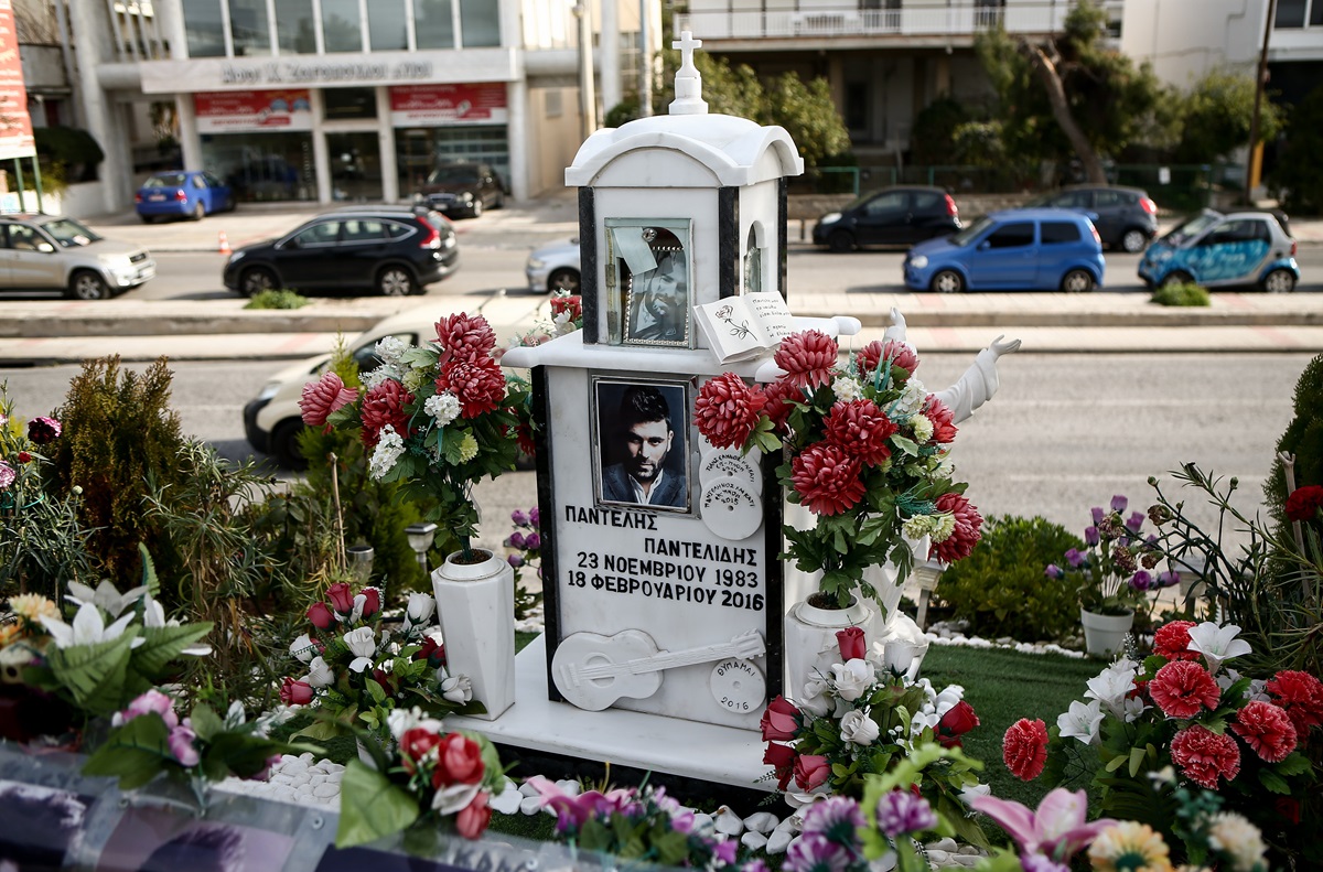 Παντελής Παντελίδης: Η συγκινητική ανάρτηση της μητέρας του για τα 8 ...