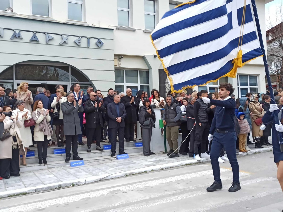 Δ. Ωραιοκάστρου: Τιμήθηκε με λαμπρότητα η επέτειος της 25ης Μαρτίου (φωτο)