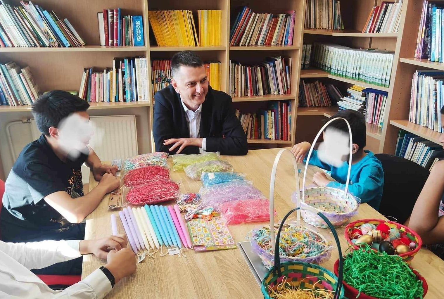 Θεσσαλονίκη: Ο Μιχάλης Μπεκίρης στο παιδικό χωριό SOS στο Πλαγιάρι ...