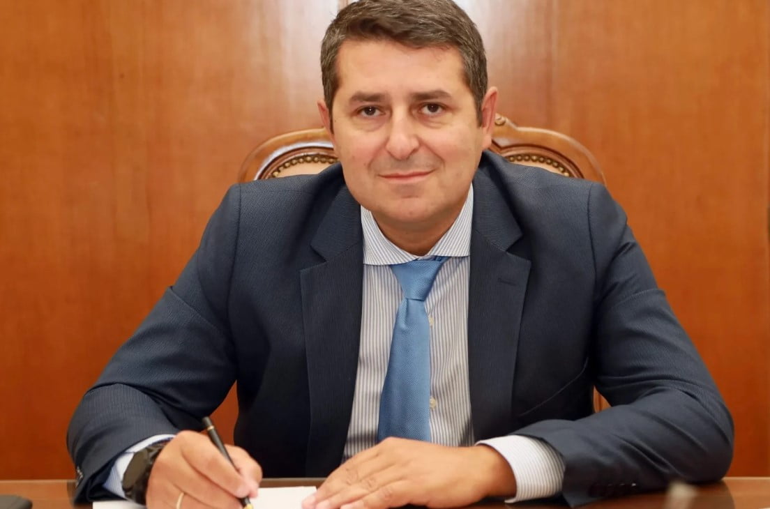 Την αποπομπή Μυλωνάκη ζητά το ΠΑΣΟΚ για το σκάνδαλο του ΟΠΕΚΕΠΕ