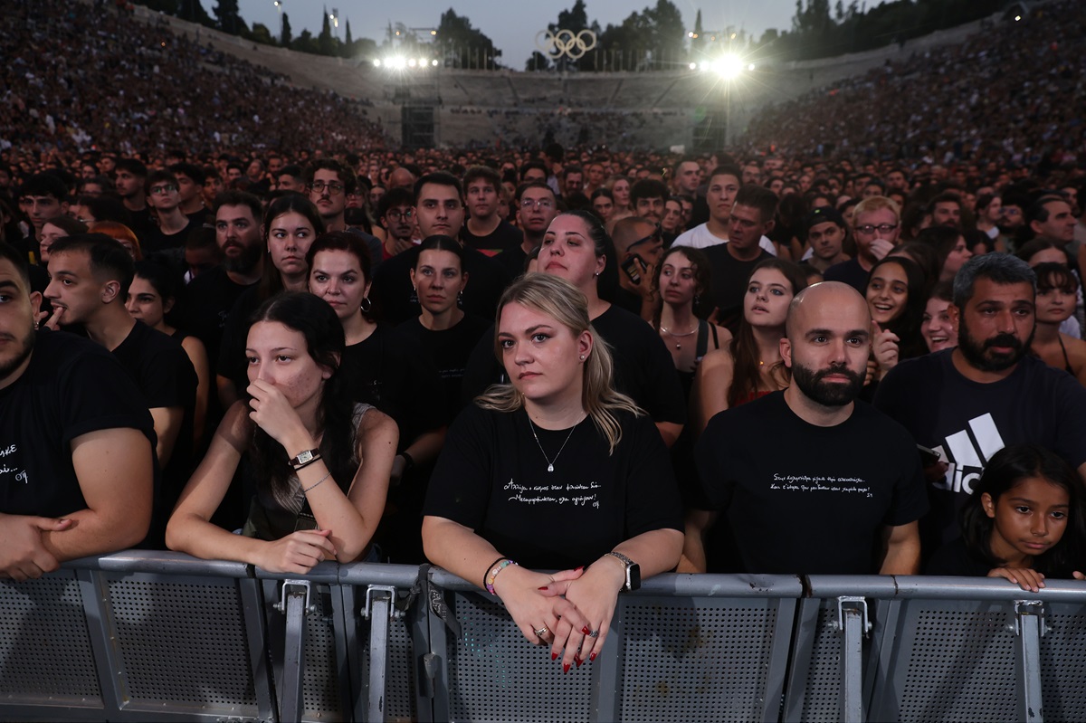 Κατάμεστο το Καλλιμάρμαρο για τη συναυλία για τα Τέμπη (φωτο & video) – Thestival