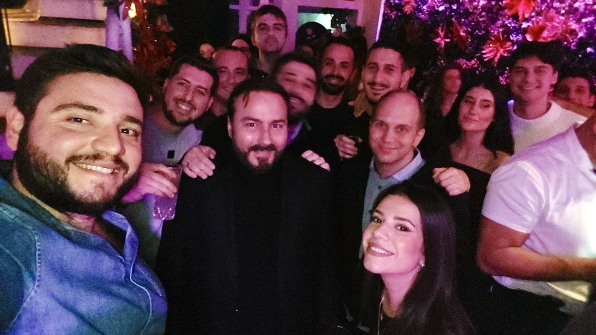 "Μίλα με τους νέους": Το αδιαχώρητο στο πάρτι νεολαίας του Διαμαντή ...
