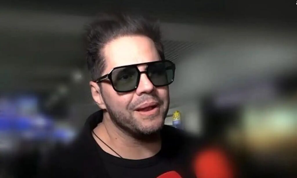 Ο Γιώργος Τσαλίκης τραγούδησε για πρώτη φορά με τον αδερφό του - Δείτε ...
