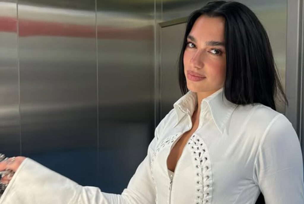 Dua Lipa: "Αισθάνομαι ευγνώμων που μου απονεμήθηκε η κοσοβάρικη υπηκοότητα"