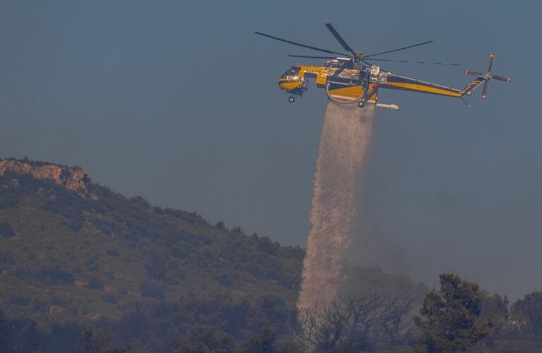 Υπό μερικό έλεγχο η πυρκαγιά σε αγροτοδασική έκταση στην Καλή Πέλλας