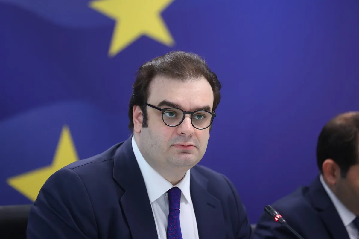 Ο Κυριάκος Πιερρακάκης ανακοίνωσε την υποψηφιότητά του για την προεδρία ...