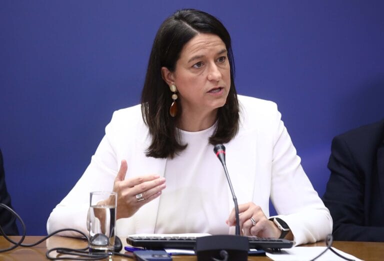 Κεραμέως: Η πρόταση Ανδρουλάκη για 4ημερη εργασία, θα οδηγήσει σε ...