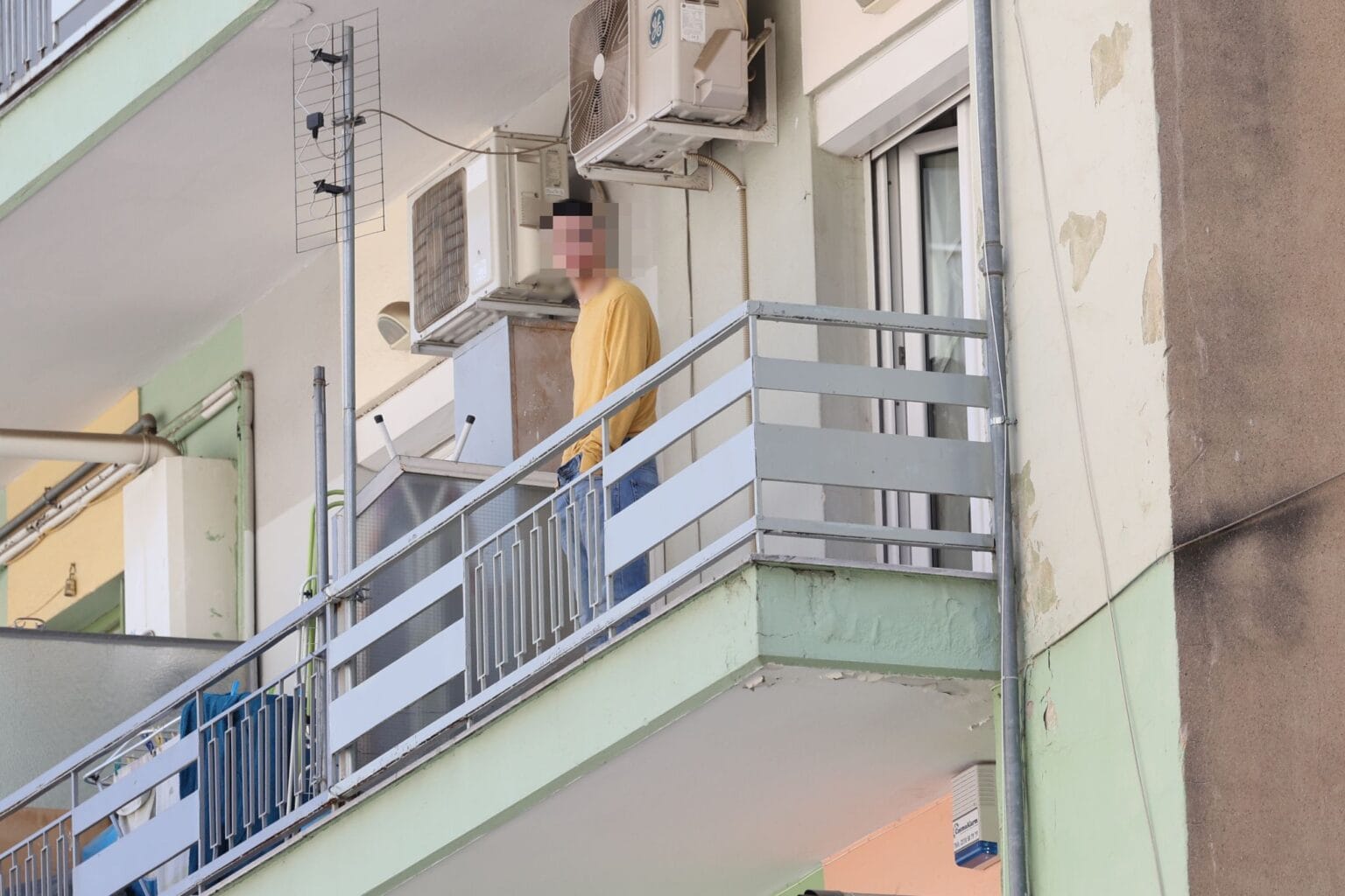 Θεσσαλονίκη: Στο Ψυχιατρικό Νοσοκομείο ο 20χρονος που πετούσε ...