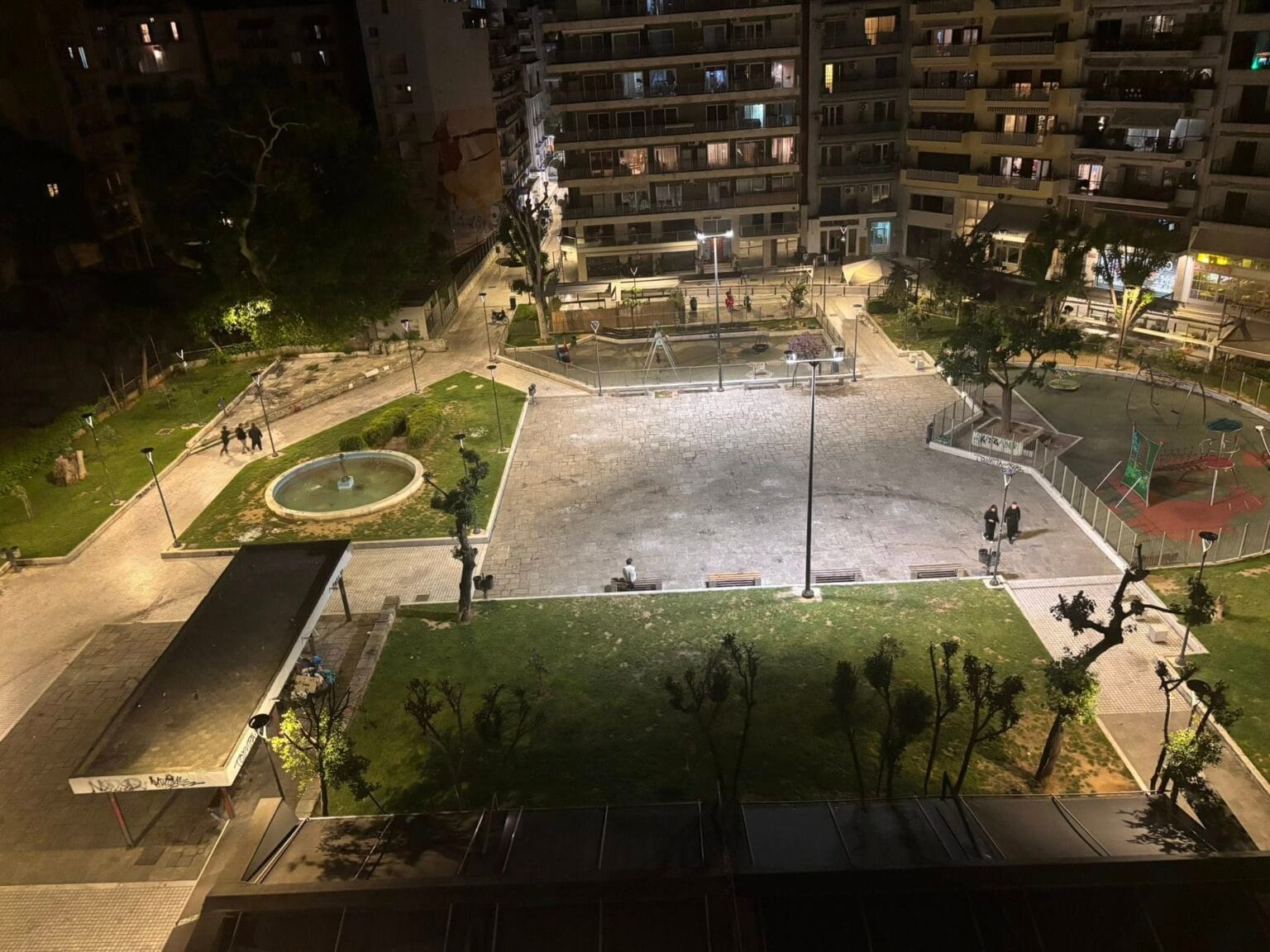 Θεσσαλονίκη: Οι οπαδοί του ΠΑΟΚ καθάρισαν τη Ναυαρίνου παρά τη μεγάλη ...