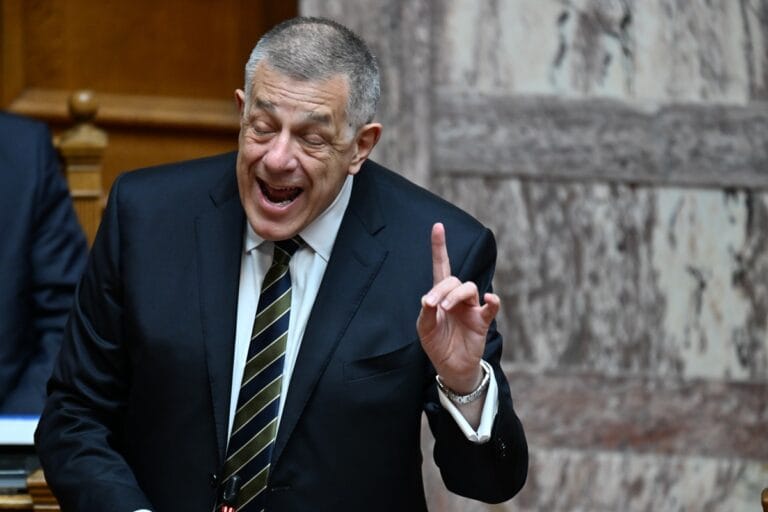 Βουλή: Άγρια κόντρα βουλευτή της ΝΔ με τον υφυπουργό Νίκο Ταχιάο - "Με ...