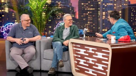 The 2night Show: Ο Γρηγόρης Αρναούτογλου έρχεται, με νέο επεισόδιο, στη ...